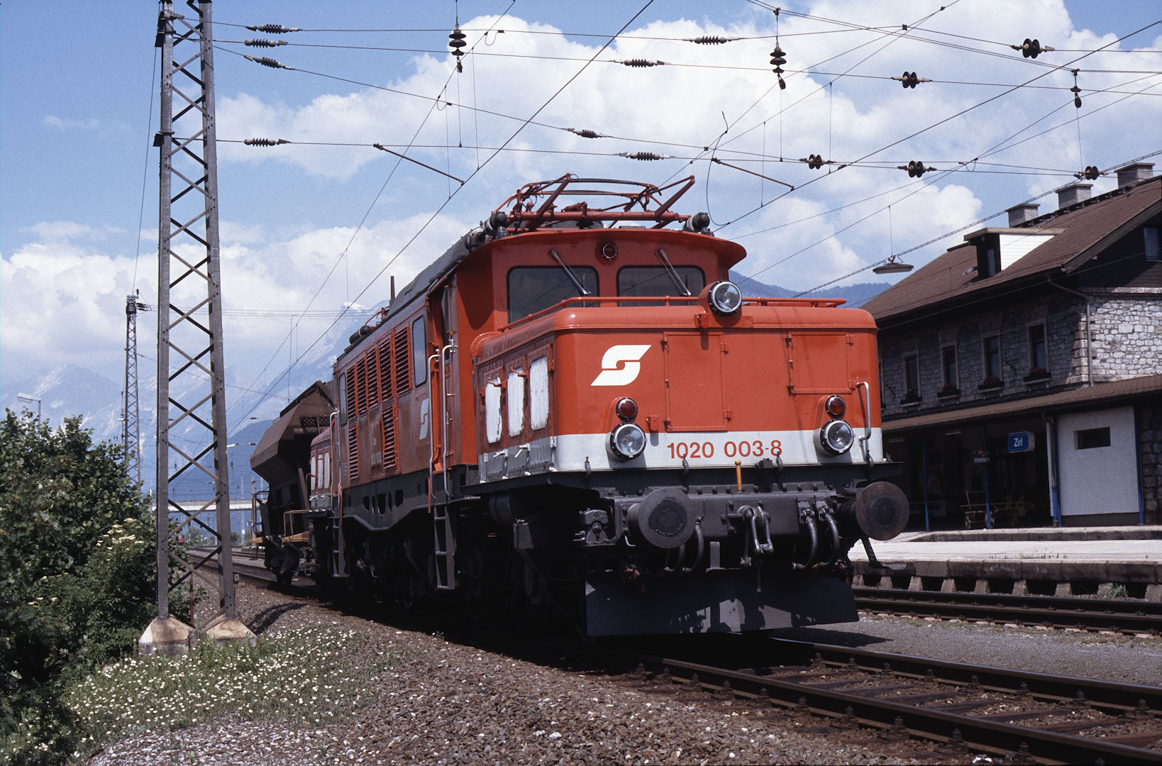 RE: Frage zur Farbgebung der ÖBB 1020 Ep. 4/5 Roco/Märklin - 2